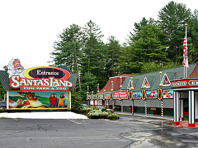 Christmas-themed entrances will lead you to Santa's workshop like the world's most festive parade route.