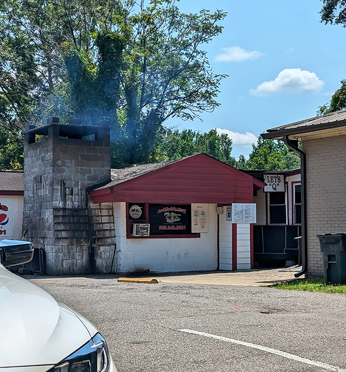 That cinder block chimney isn't just for show&mdash;it's been pumping out aromatic smoke signals for decades.