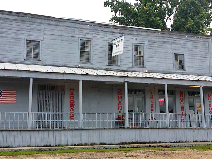 Highway 61 might be famous for the blues, but this unassuming roadside gem has locals singing praises of a different kind &ndash; fried chicken glory.
