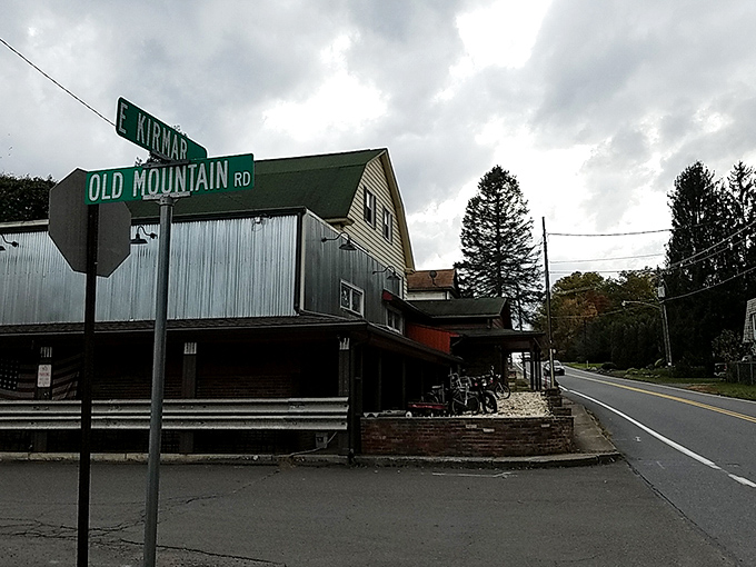 Perched at the corner of Kirmar and Old Mountain Road, R Bar's metal-clad exterior promises zero pretension and maximum flavor satisfaction.