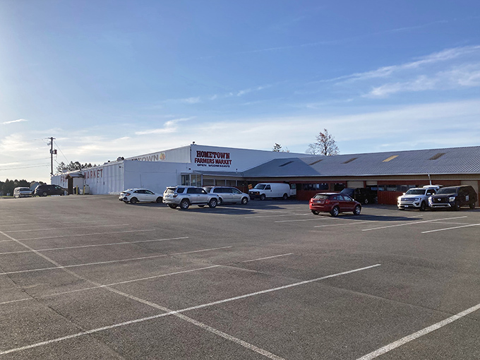 1. this gigantic indoor flea market in pennsylvania is a dream come for antique hunters