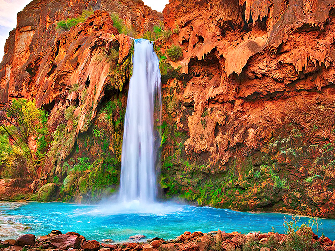 That turquoise water isn't photoshopped &ndash; nature's just showing off with her best Caribbean impression in the desert.