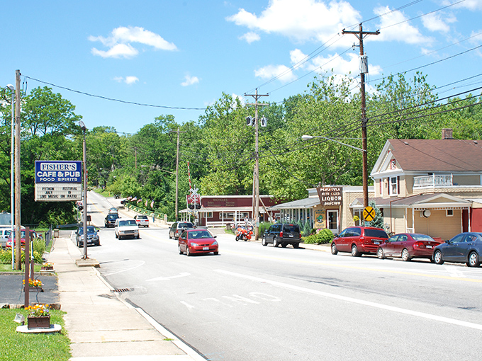 Fisher's Caf&eacute; & Pub beckons hungry travelers with its classic small-town charm &ndash; the kind of place where everybody might not know your name yet, but they'll remember it by dessert.