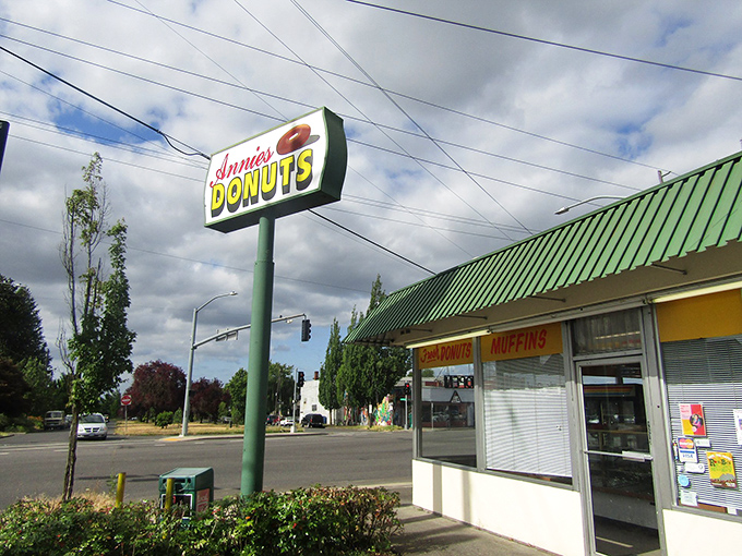 That vintage sign has guided hungry Portlanders through fog and rain for decades. Some navigational tools never need updating.