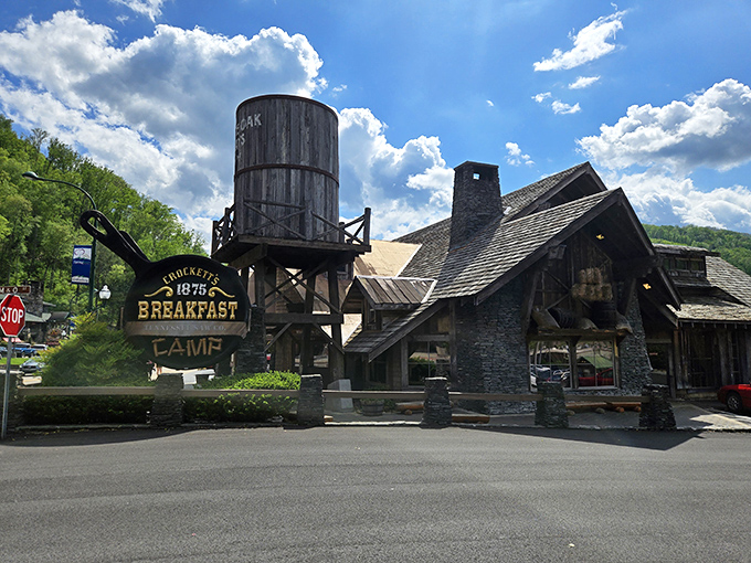 When a massive skillet calls, you answer. This Gatlinburg spot serves frontier charm with a side of &ldquo;dig in!&rdquo;