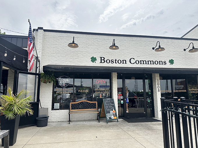 The white-brick fa&ccedil;ade with green shamrocks flanking the Boston Commons sign promises a taste of New England that feels delightfully out of place in Nashville.