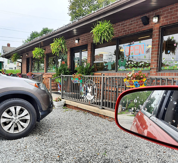 The unassuming brick exterior with hanging ferns might not scream "food destination," but locals know this modest fa&ccedil;ade hides breakfast treasures worth seeking out.