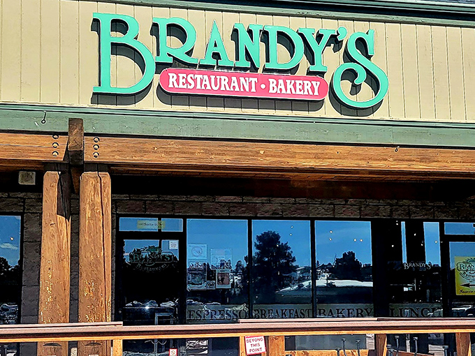 That iconic teal lettering against cream siding – like a lighthouse for the breakfast-starved masses of Flagstaff.