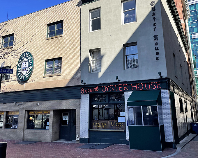 Standing proudly in Market Square since the 19th century, this historic building has witnessed Pittsburgh transform while keeping its culinary traditions intact.