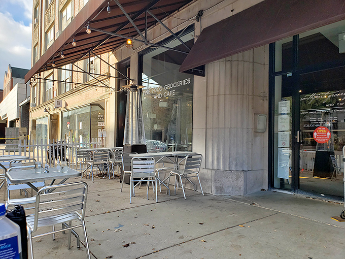 The unassuming storefront that houses pancake nirvana. Blue awnings and outdoor seating beckon hungry Chicagoans like a breakfast siren song.