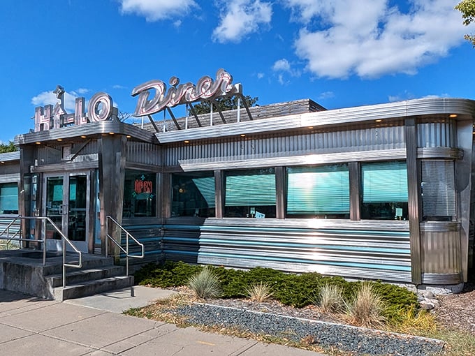 The gleaming stainless steel exterior of Hi-Lo Diner shines like a beacon of hope for hungry travelers. Midcentury dreams come true on East Lake Street.
