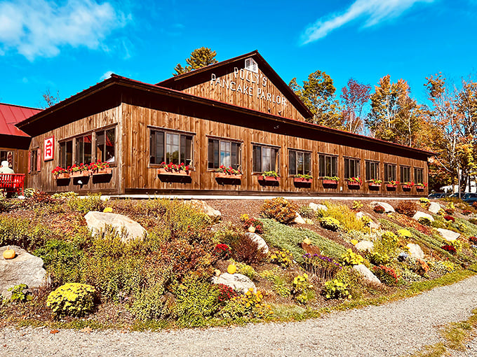 This wooden wonderland in the mountains looks like where Paul Bunyan would go for breakfast &ndash; if he had excellent taste.
