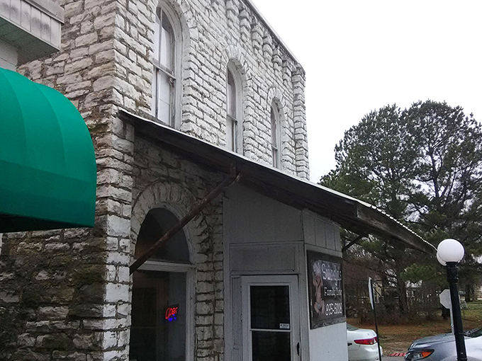 The historic stone facade of Swingle's stands like a culinary sentinel in Salem, quietly promising comfort food treasures to those wise enough to stop.