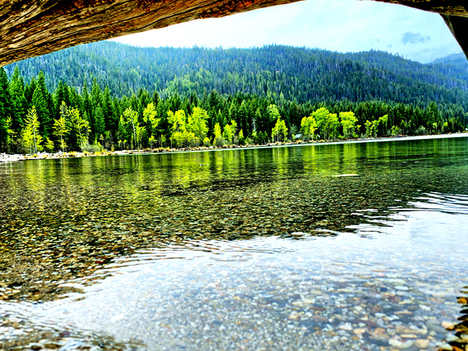 Crystal-clear waters meet emerald forests in nature's perfect mirror. Lake Wenatchee's shoreline invites you to dip your toes or your kayak.