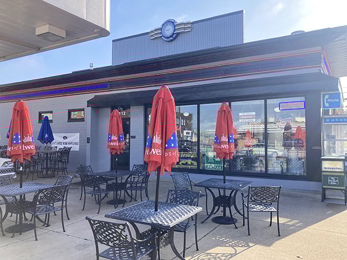 With retro charm and sunny patio seating, Chloe’s Diner proves comfort food tastes even better outdoors.