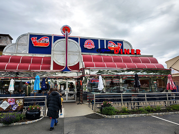 The gleaming blue and red exterior of Jefferson Diner stands like a time machine to the golden age of roadside Americana. Chrome never looked so appetizing!