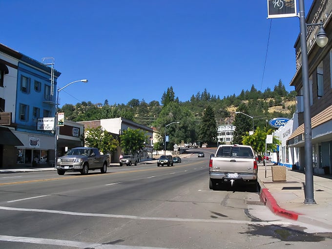 Main Street Susanville offers that rarest of California treasures: breathing room. No gridlock, just blue skies and mountain views.