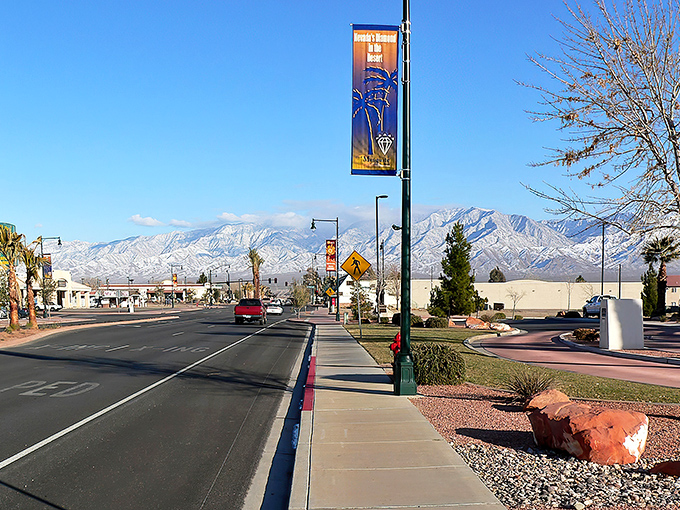 Clean streets, snow-capped mountains, and palm trees – Mesquite's main thoroughfares offer that rare "am I in a postcard?" feeling every day.