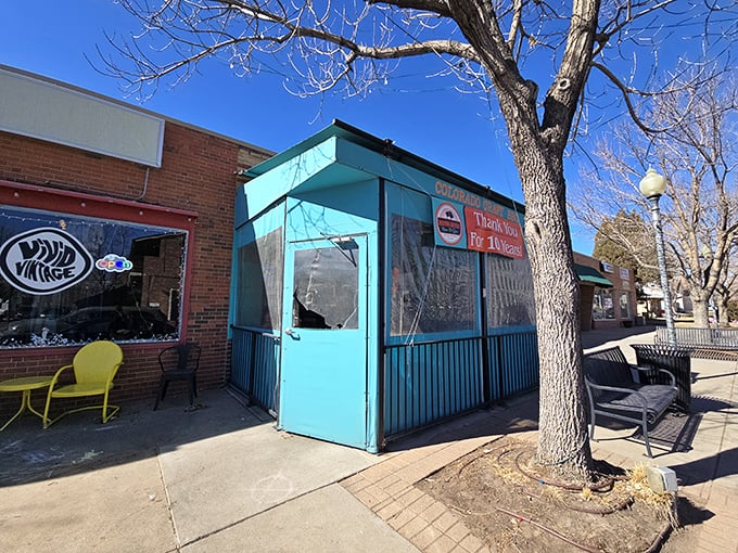 That turquoise storefront doesn&rsquo;t just catch your eye&mdash;it calls out to barbecue lovers like smoke to a flame, promising meaty bliss within.