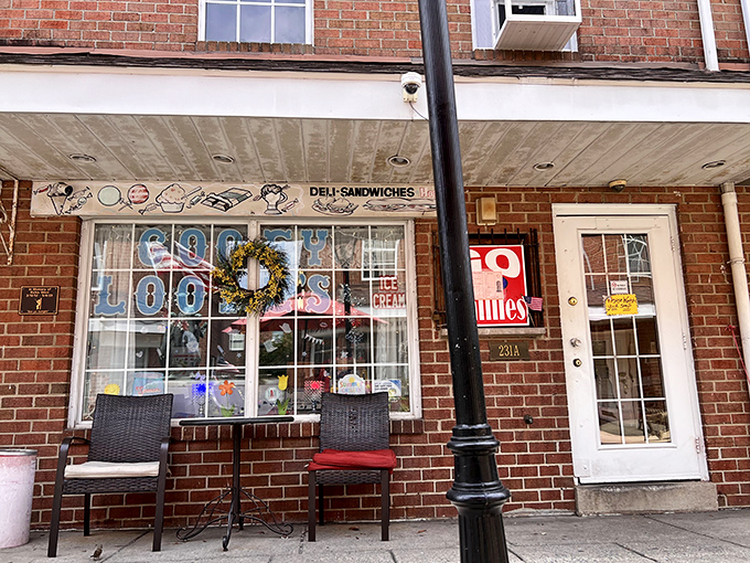 The unassuming brick fa&ccedil;ade of Gooey Looies hides sandwich greatness within, like finding the Hope Diamond in your uncle's garage sale.