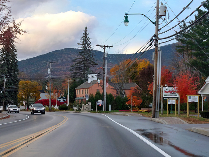 Fall in Conway paints the town in colors so vibrant, you'll swear Mother Nature hired a Hollywood set designer. Those mountains aren't just scenery&mdash;they're characters.
