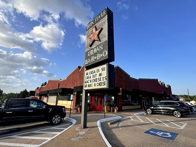 That neon star doesn't lie&mdash;this place shines brightest after dark, when the illuminated sign beckons hungry travelers from miles around.