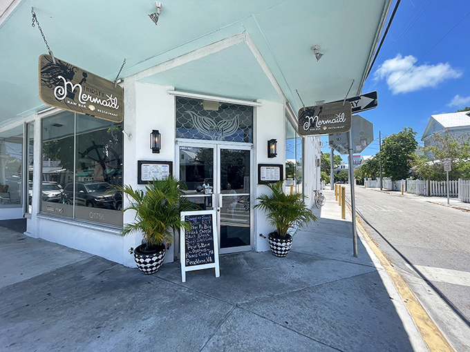 The unassuming facade of Thirsty Mermaid beckons like a siren song on Fleming Street, promising seafood treasures within those aqua-trimmed walls.