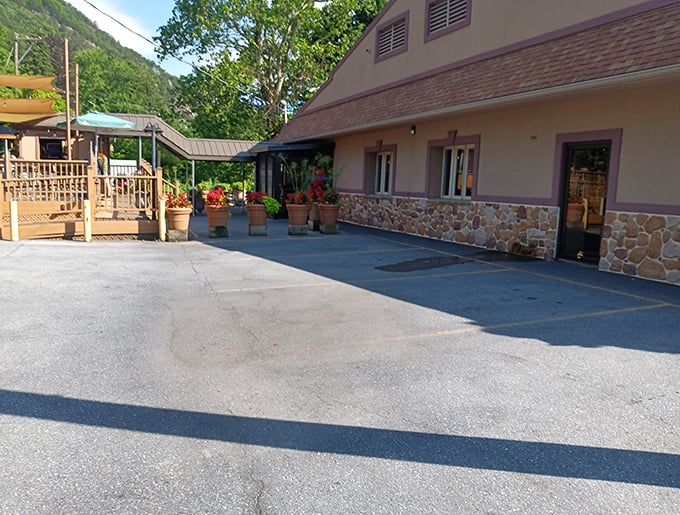 The unassuming exterior of Stoney Creek Inn proves once again that the best culinary treasures often hide in plain sight.