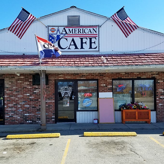 American Cafe waves its patriotic colors proudly, promising breakfast that salutes your taste buds every morning.