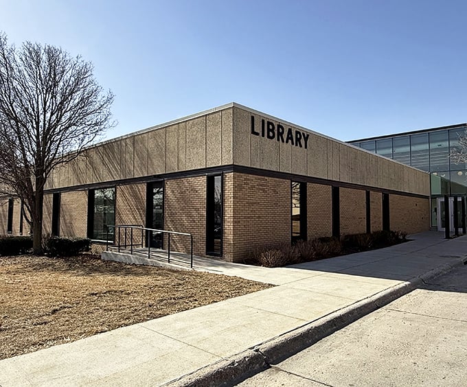 Carroll Public Library offers knowledge, entertainment, and free Wi-Fi in an unassuming brick building. Inside these walls, retirement reading lists come to life without straining Social Security checks.