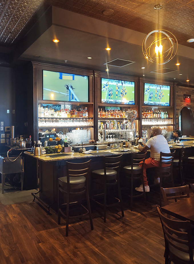 Every great Italian restaurant needs a proper bar. This one's ready for game day and pasta cravings simultaneously.