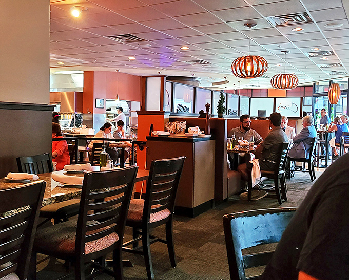 The bustling dining room hums with the universal language of good food&mdash;forks diving, heads nodding, and the occasional "you've got to try this."