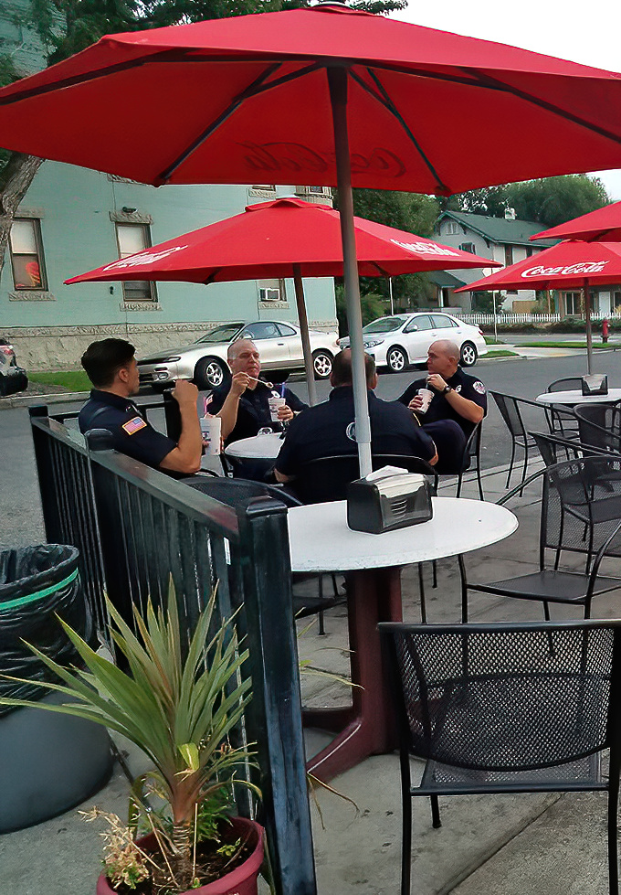These folks found the secret spot where locals gather, shakes flow freely, and nobody leaves hungry or unhappy.