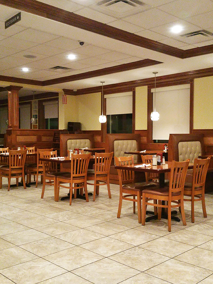 Booths with tufted cushions offer the perfect balance of comfort and support&mdash;like therapy, but with the promise of pancakes.