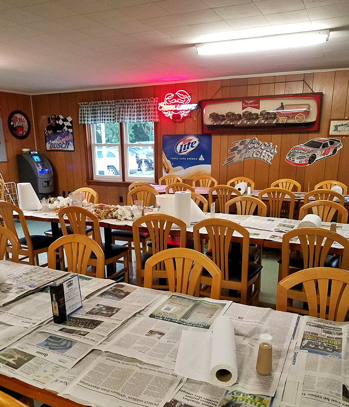 Another angle of dining room democracy, where every table has the best seat in the house.