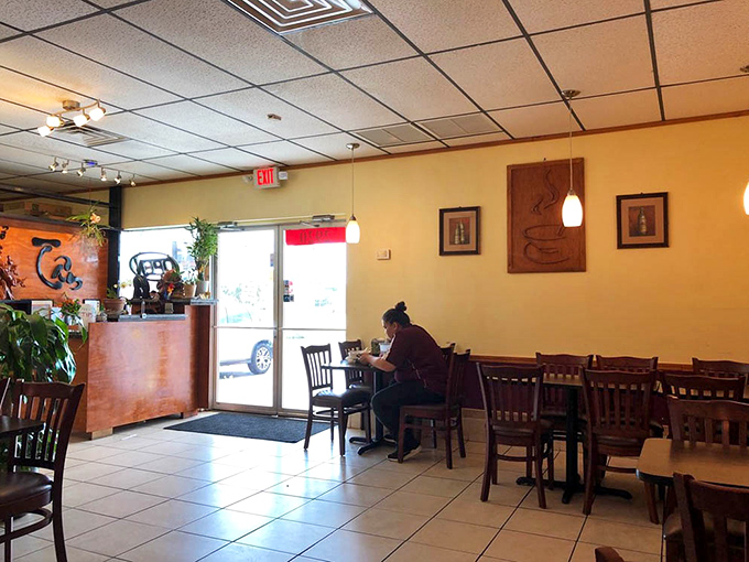 Another angle of the dining room reveals the same unpretentious charm. No distractions from the main event: the food.