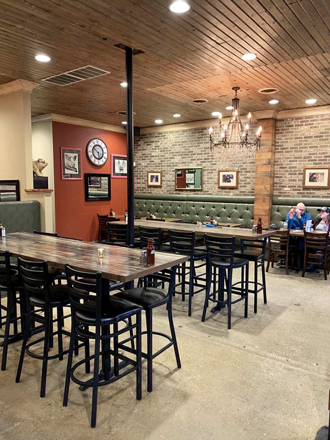 Another angle of barbecue paradise. The tufted banquette seating says "stay awhile" while your stomach says "order everything."