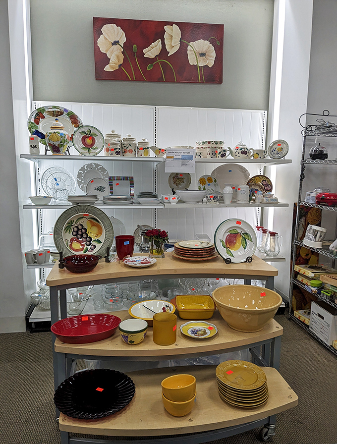 Dish displays that would make your mother-in-law nod with approval—complete sets without the complete price tag.