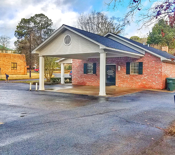 Small-town medical offices like this remind us that in Nacogdoches, even healthcare comes with a front porch and personal touch.