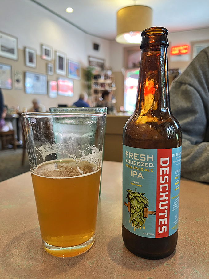 Nothing complements global cuisine like a local brew. This Deschutes IPA is the perfect liquid sidekick to Little Village's flavor adventures.