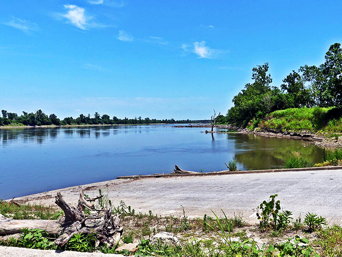 The mighty Missouri River flows past Lexington much as it did when Lewis and Clark paddled by, minus their uncomfortable wool clothing.