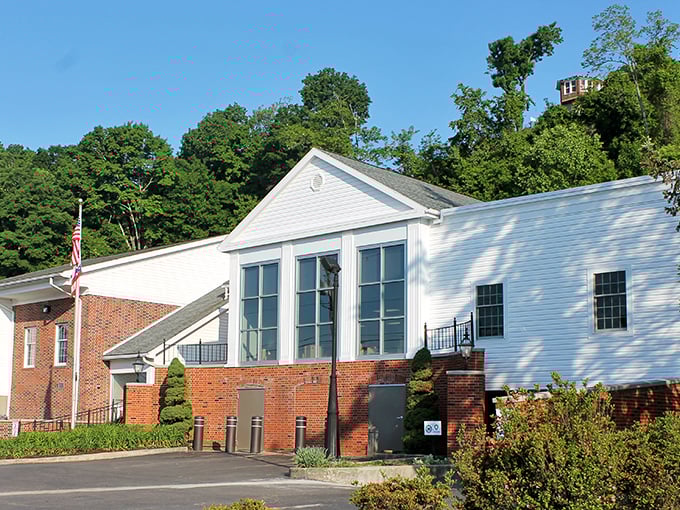 Books and brick&mdash;a perfect pairing. The Meigs County Library offers intellectual nourishment in a building that honors the town's architectural heritage.