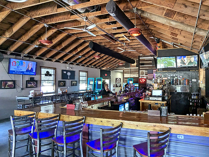 The bar area invites you to settle in and make an afternoon of it. Because great barbecue deserves great beverages as its companion.