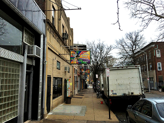 Even the sidewalk gets in on the action, with outdoor displays tempting passersby with furniture finds too good to pass up.