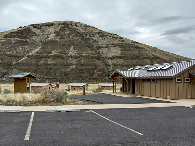 The visitor center blends seamlessly into the landscape, like it's apologizing for interrupting all this natural beauty. 