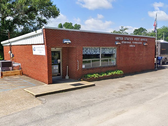 Even the post office in Ethridge has a certain small-town charm, where mail carriers likely know everyone's name and favorite pie flavor.