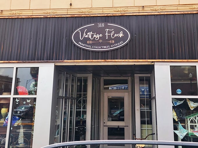 Vintage Flock offers treasure hunters a portal to the past, where yesterday's ordinary objects become today's conversation pieces and tomorrow's heirlooms.