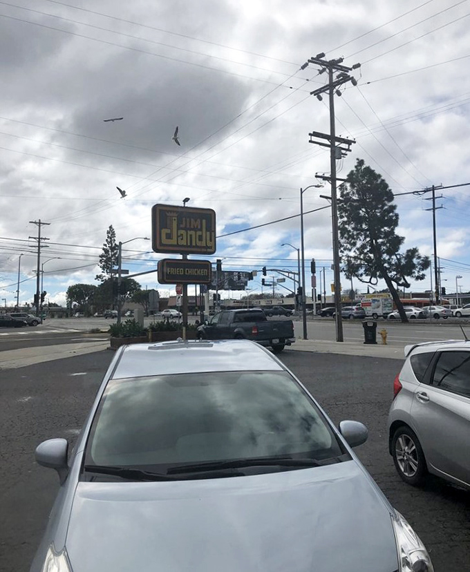 Through the glass you can glimpse the operation: no theatrical open kitchens here, just serious frying happening behind the scenes.