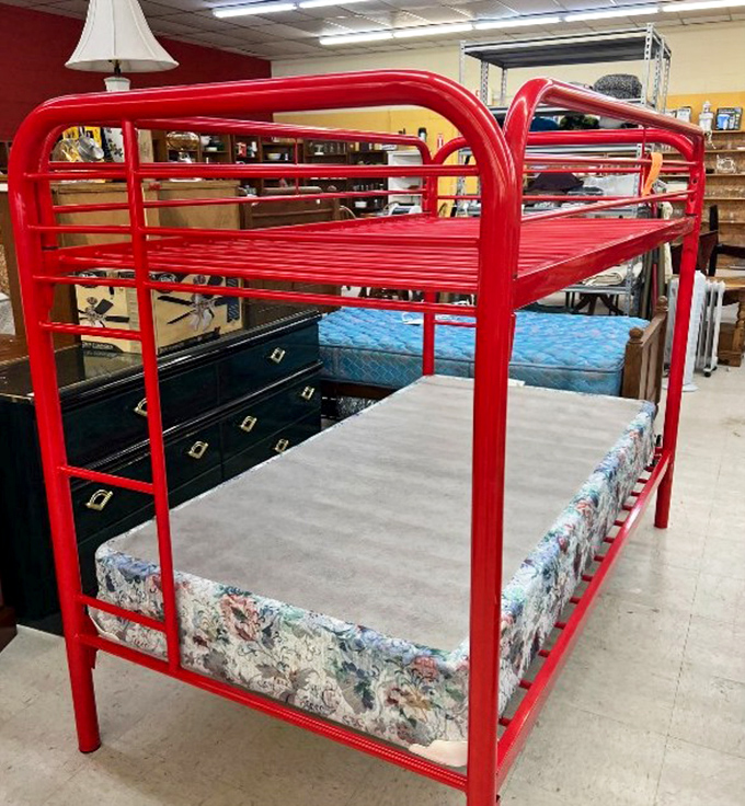 A fire-engine red bunk bed that would make any kid feel like the captain of their own ship. Dreams included, monsters under the bed extra.