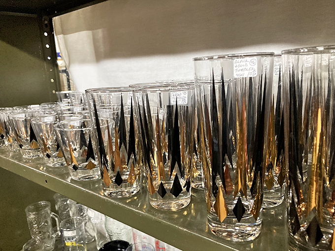Mid-century cocktail glasses that would make Don Draper raise an eyebrow in approval&mdash;martini, anyone?